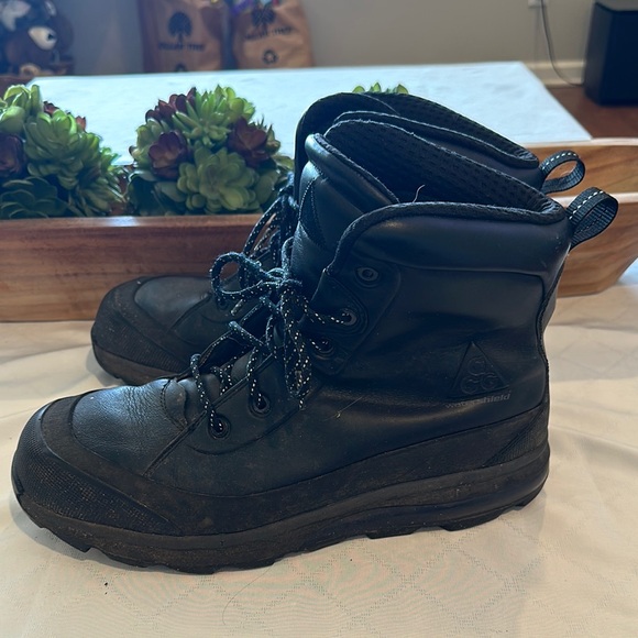Nike | Shoes | Nike Air Max Conquer Acg Watershield Mens Boots 472493 ...